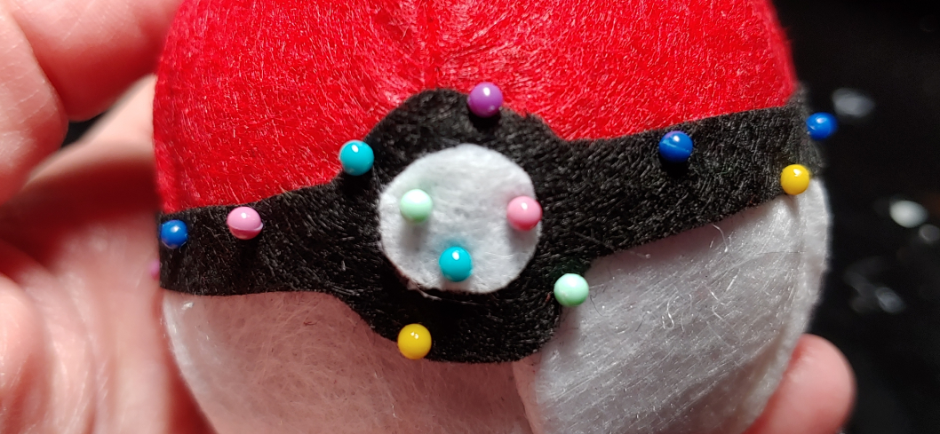 Make a felt Pokeball prop! (with pattern) – Leafnin Cosplay