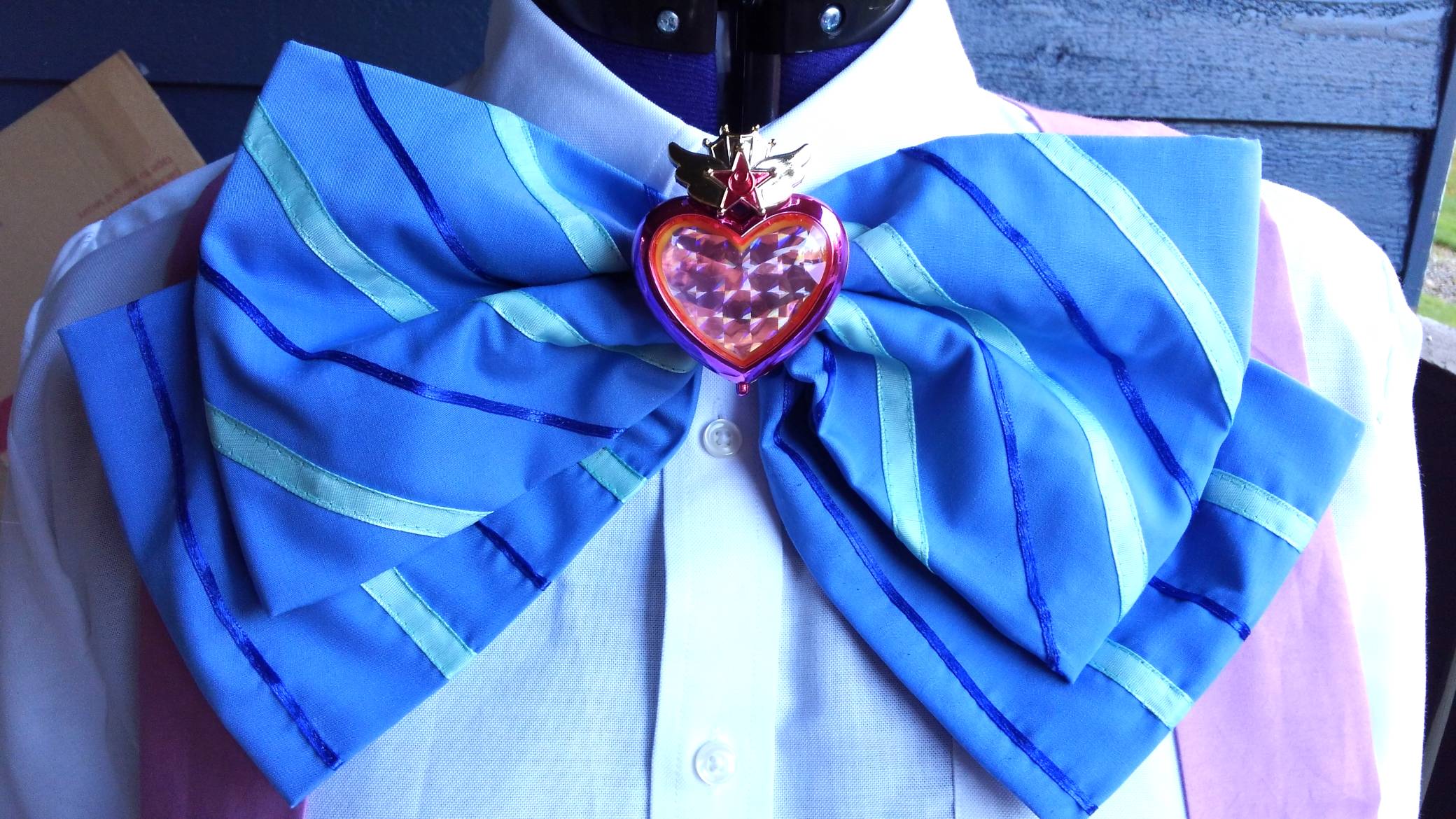 Adding stripes and details with satin ribbon – Leafnin Cosplay