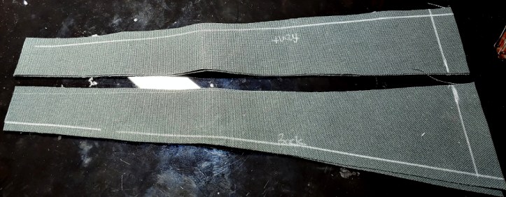 Adding extra space and zippers in boots – Leafnin Cosplay