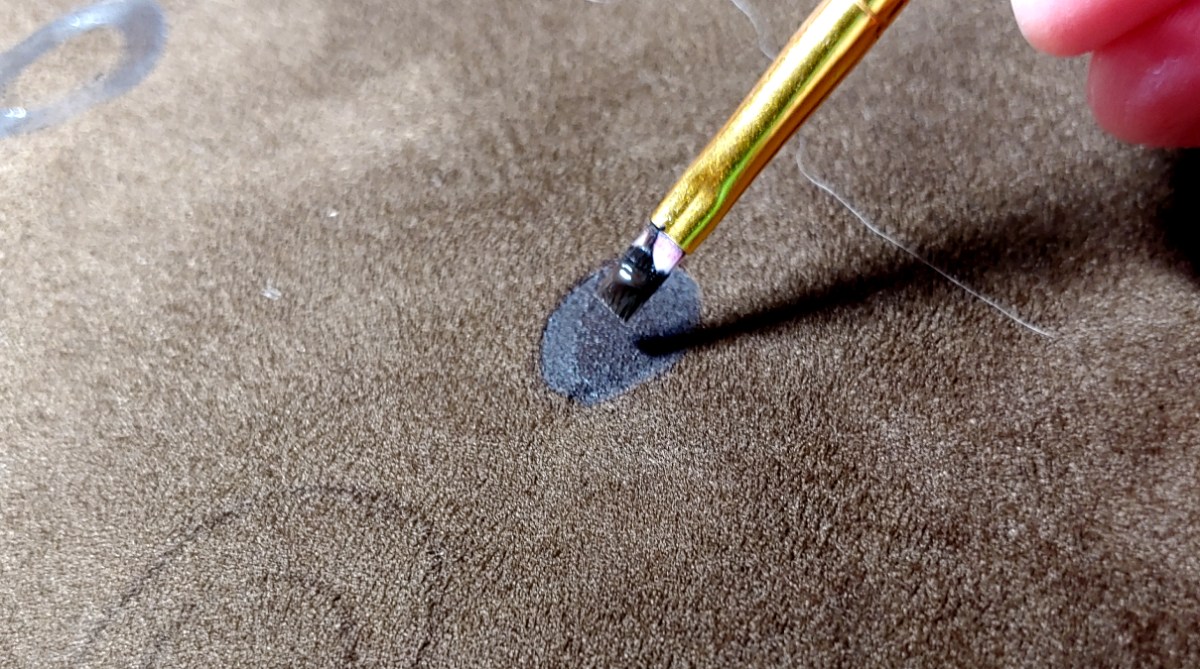 Painting faux suede with acrylics – Leafnin Cosplay