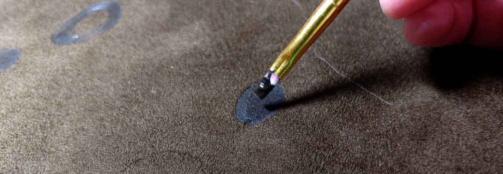 Painting faux suede with acrylics – Leafnin Cosplay