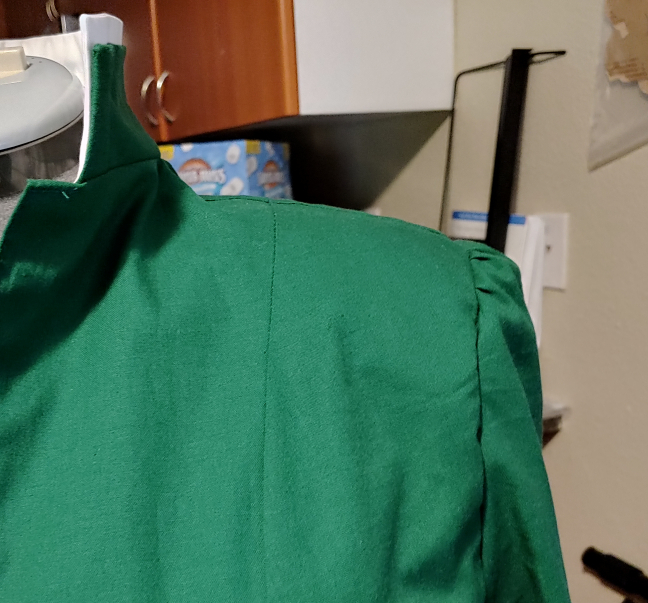 Making and attaching properly-fitting shoulder pads – Leafnin Cosplay