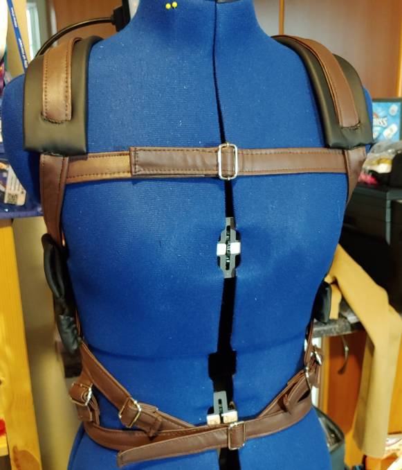 vinyl harness – Leafnin Cosplay